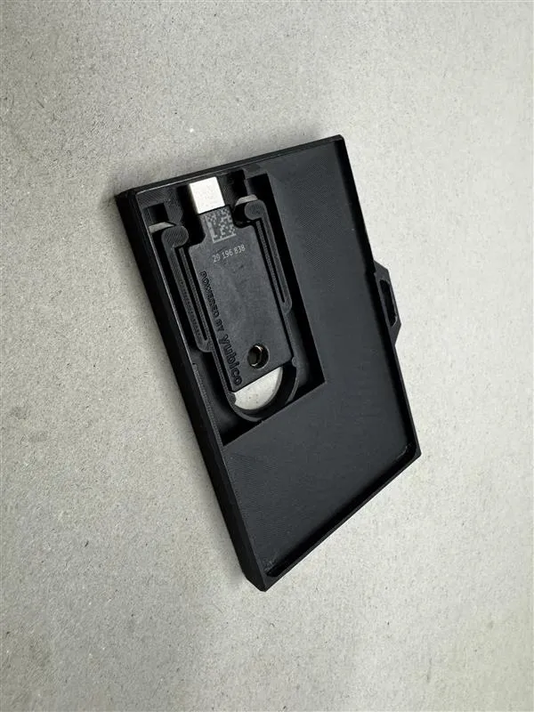 ID Card Holder with Yubikey Slot Remixed by Benedikt Wörner MakerWorld ...