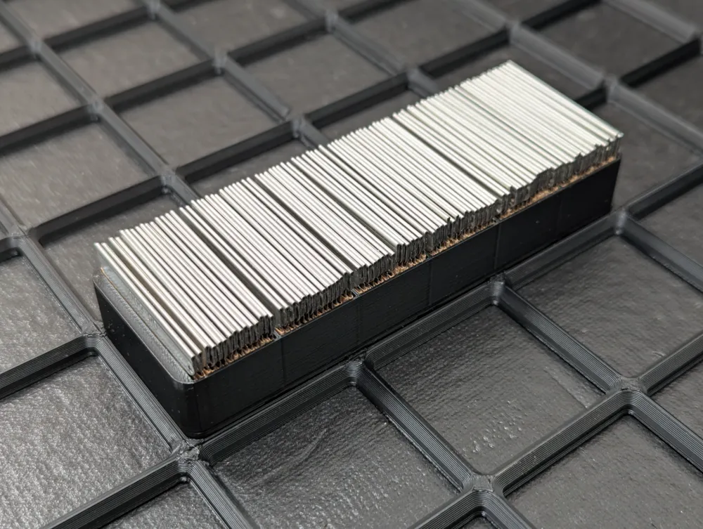 Razor Blade Holder - Gridfinity by Plastic Robot - MakerWorld