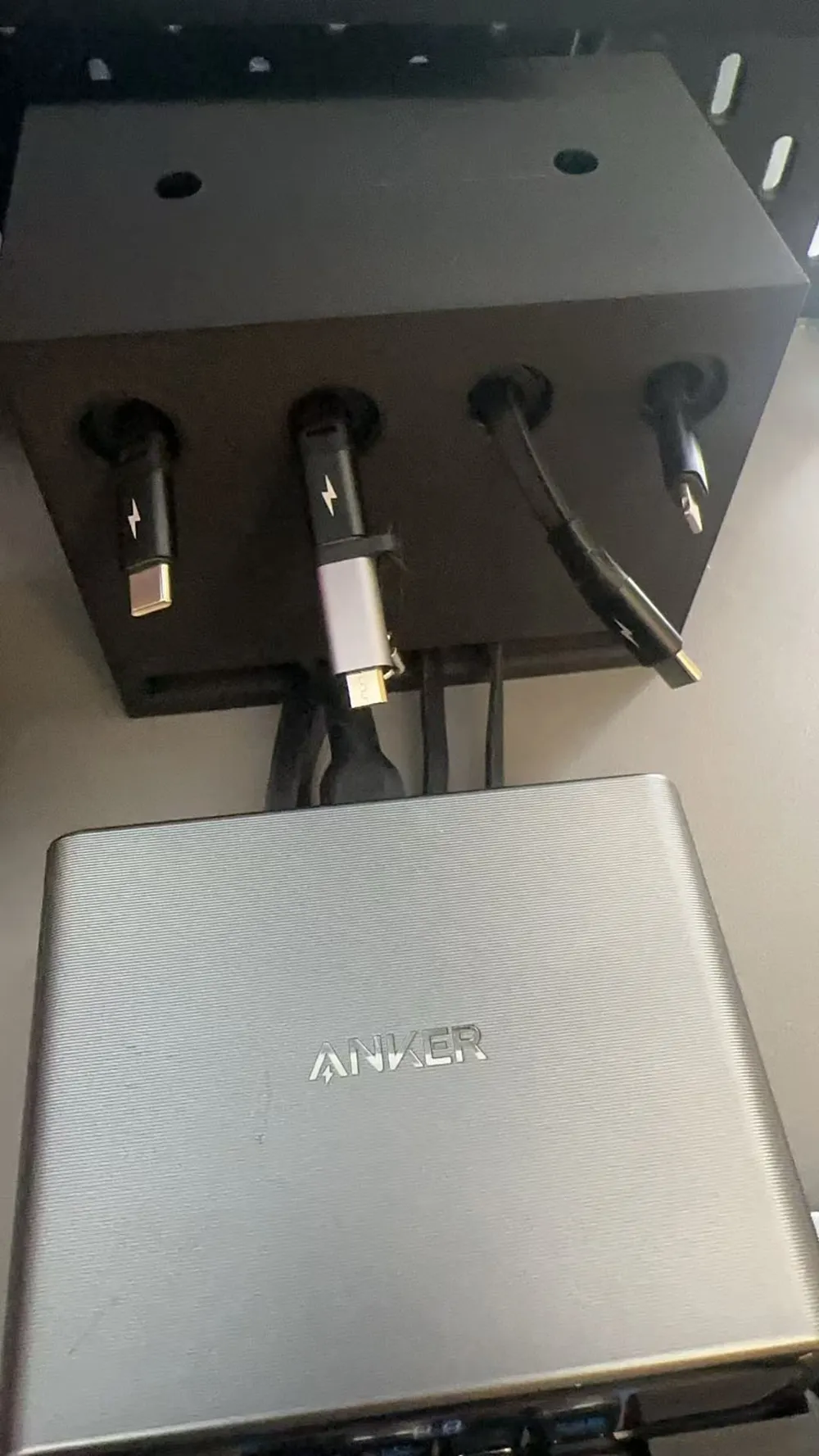 Retractable Cable Desktop Organizer, compatible with Anker charger ...