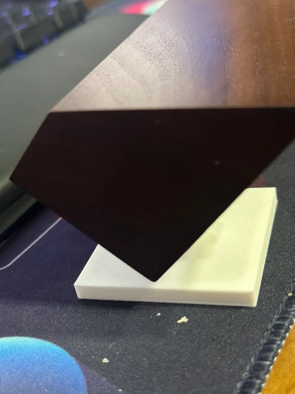 Desk Wedge Jig/Holder Laser Engraving by CowDog - MakerWorld