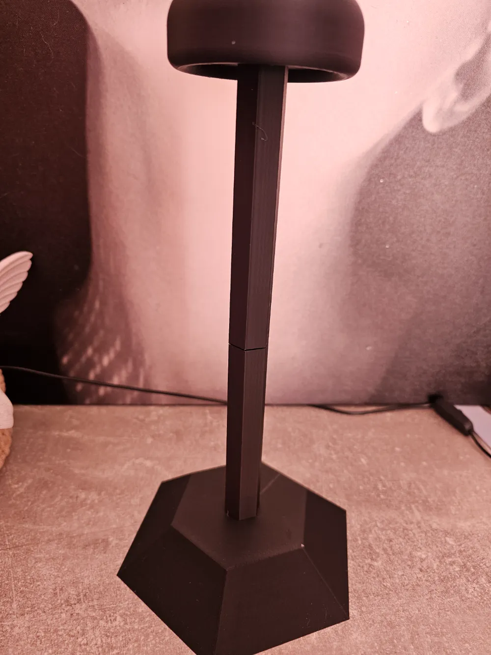 Universal Helmet and Mask Stand, No Screws by Lexys3DWelt MakerWorld ...