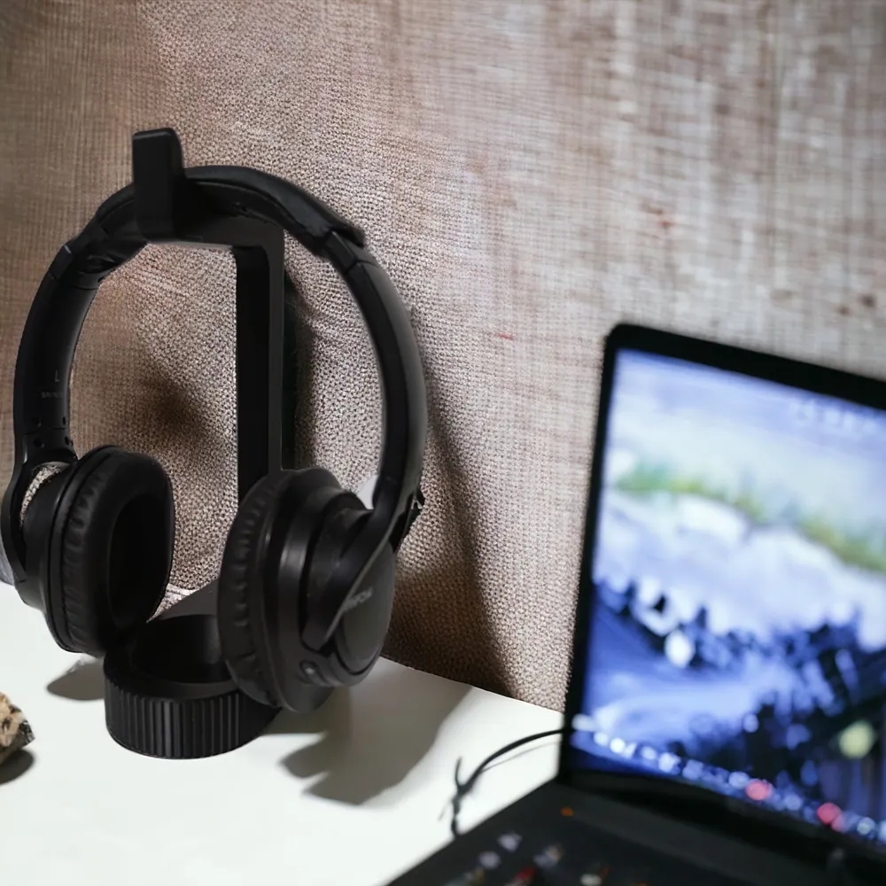 Modern and minimal headphone stand by thedecember87 - MakerWorld