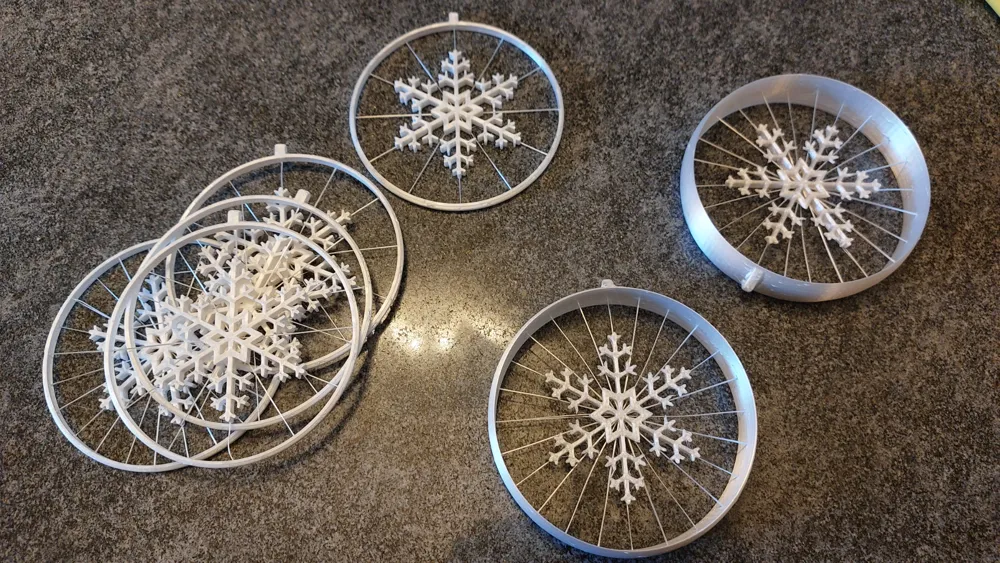 Flying snowflake by ChristianCH - MakerWorld
