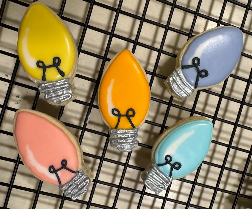 Vintage Christmas Light Bulb Cookie Cutters - Free 3D Print Model ...