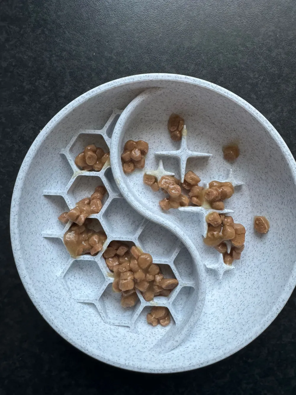 Slow Feeder Bowl Cat/Dog by Tim MakerWorld: Download Free 3D Models