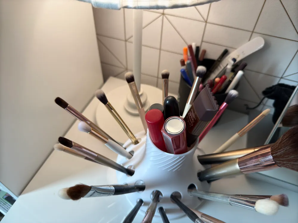 Rotary makeup brush accessories holder by Łukasz - MakerWorld