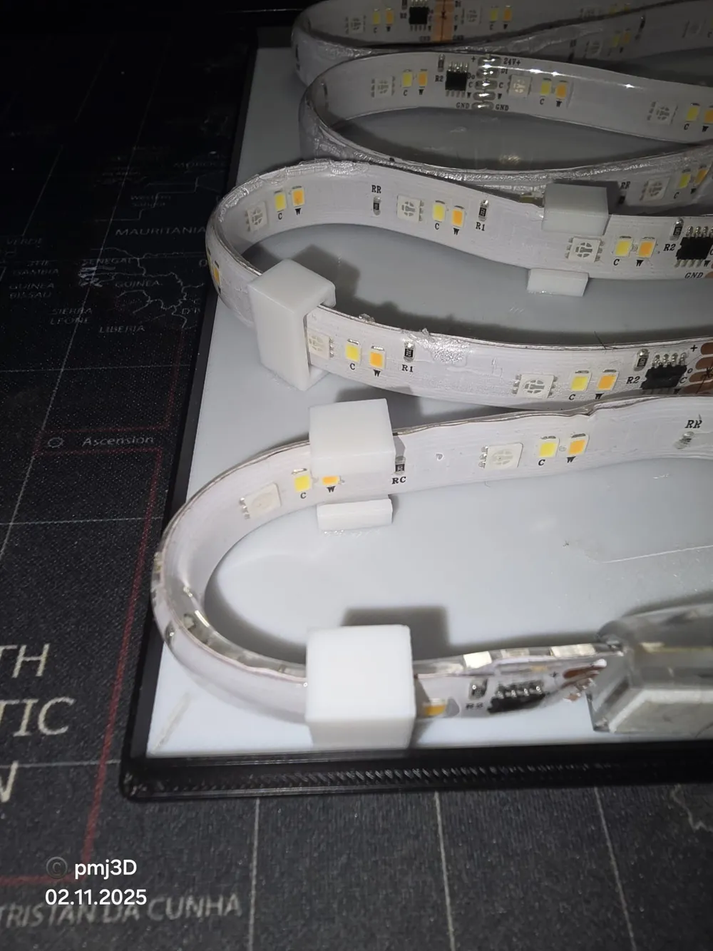 Clips for 12mm LED Strips – Vertical Mounting by pmj3D MakerWorld ...