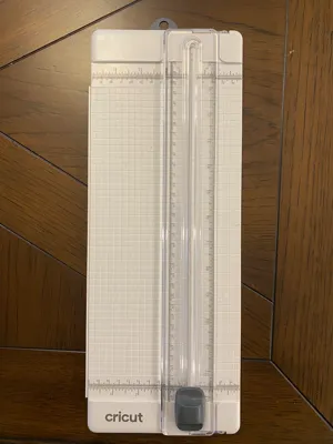 Cricut Paper Trimmer Wall Mount by Nakunga - MakerWorld