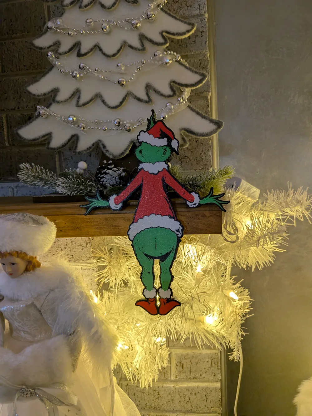 Grinch Climbing Mantel and Door Hanger by Austin314 MakerWorld ...