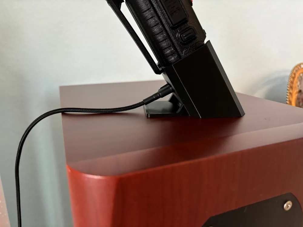 Baofeng UV-5RH Desk Stand without text - Free 3D Print Model - MakerWorld