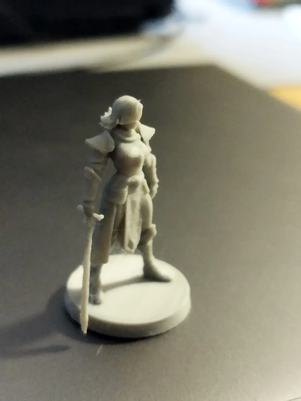 DnD Paladin Female 28mm - Free 3D Print Model - MakerWorld