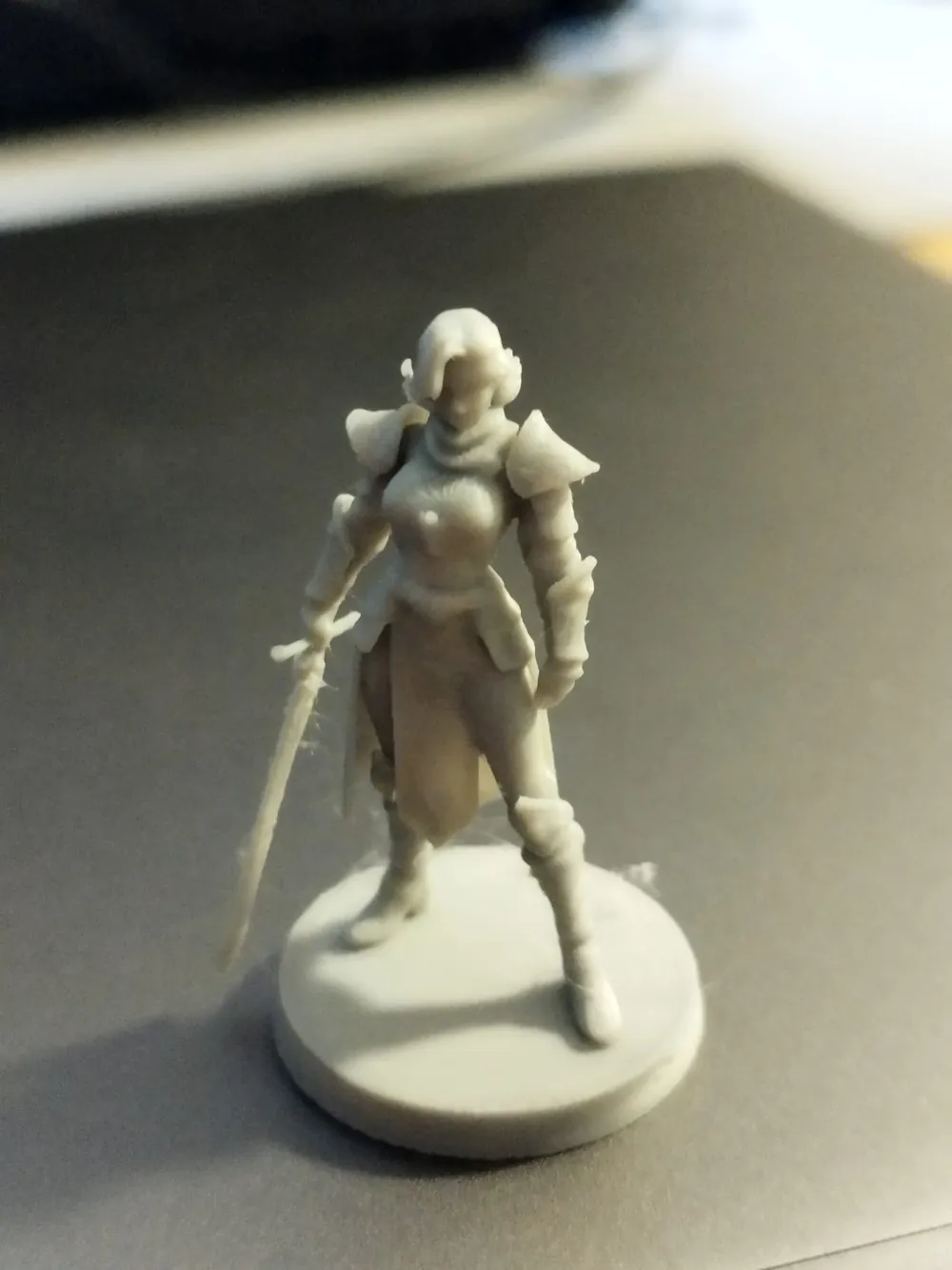 DnD Paladin Female 28mm by Amlan - MakerWorld