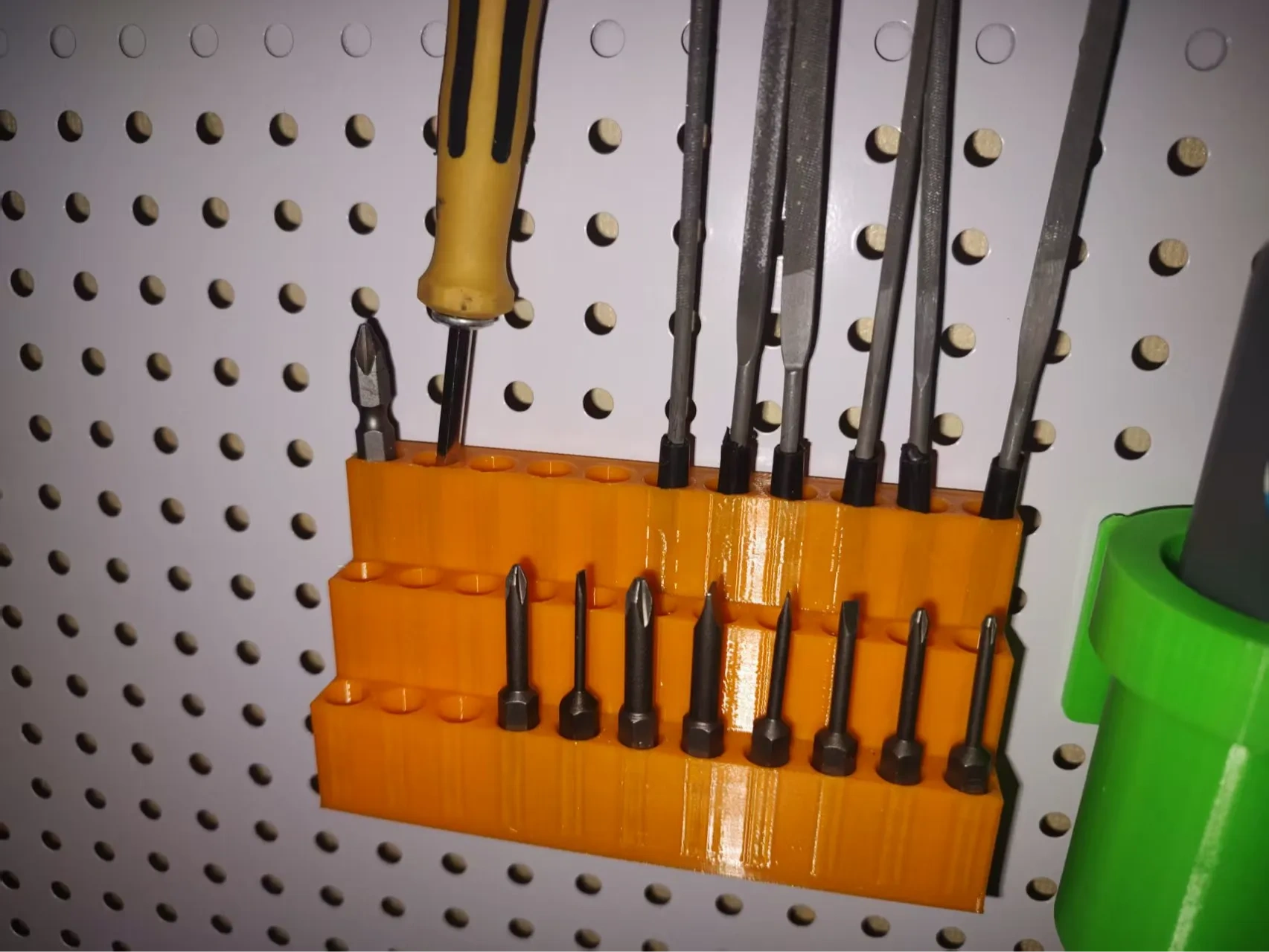 Pegboard Bit Holder (6mm Diameter, 16mm and 25mm Spacing) by 沙雅小刀 ...