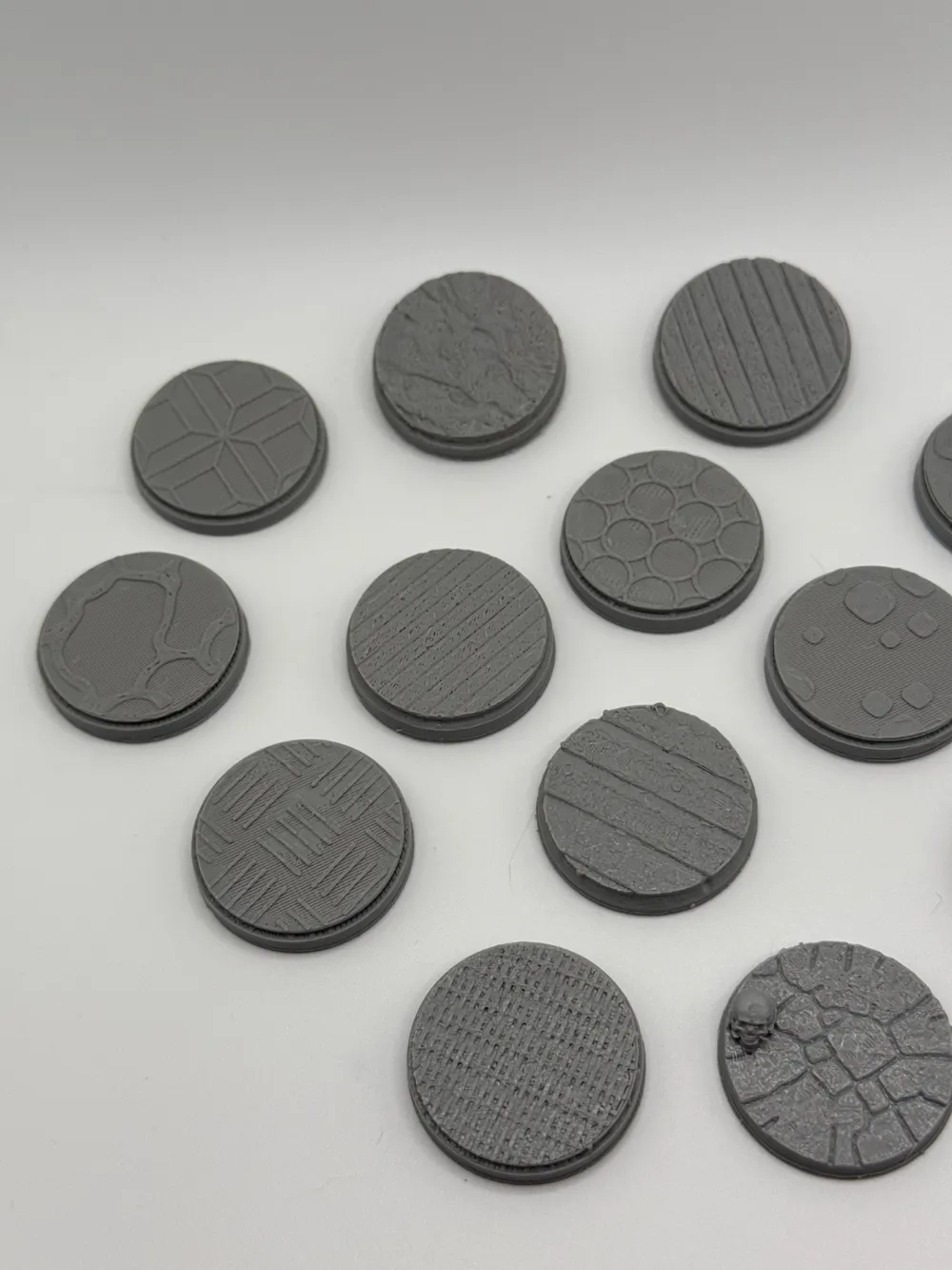 DnD Miniature Round Base Set - Free 3D Print Model - MakerWorld