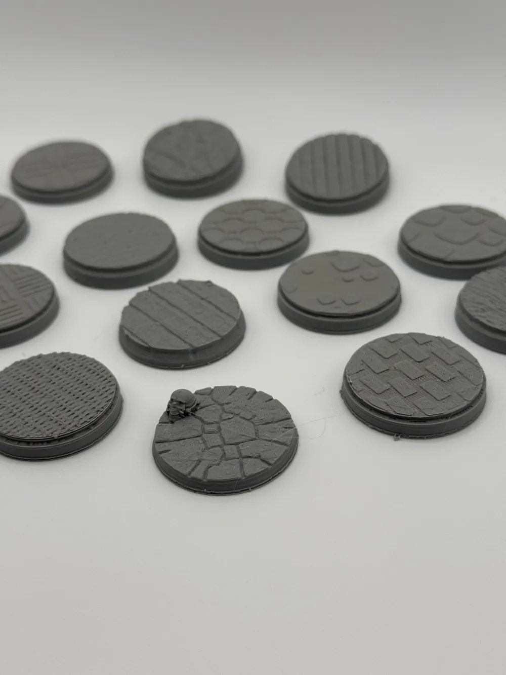 DnD Miniature Round Base Set - Free 3D Print Model - MakerWorld