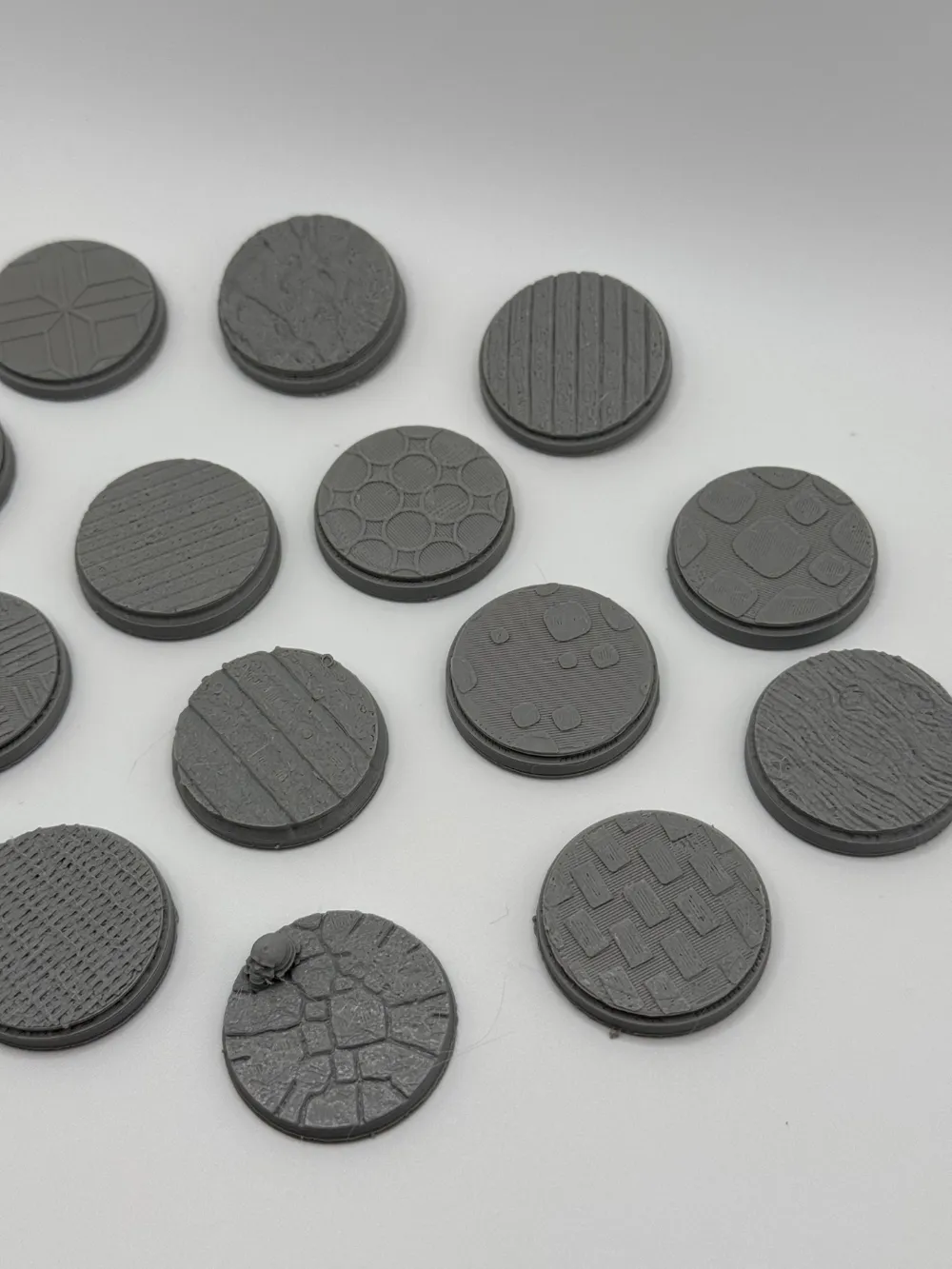 DnD Miniature Round Base Set - Free 3D Print Model - MakerWorld