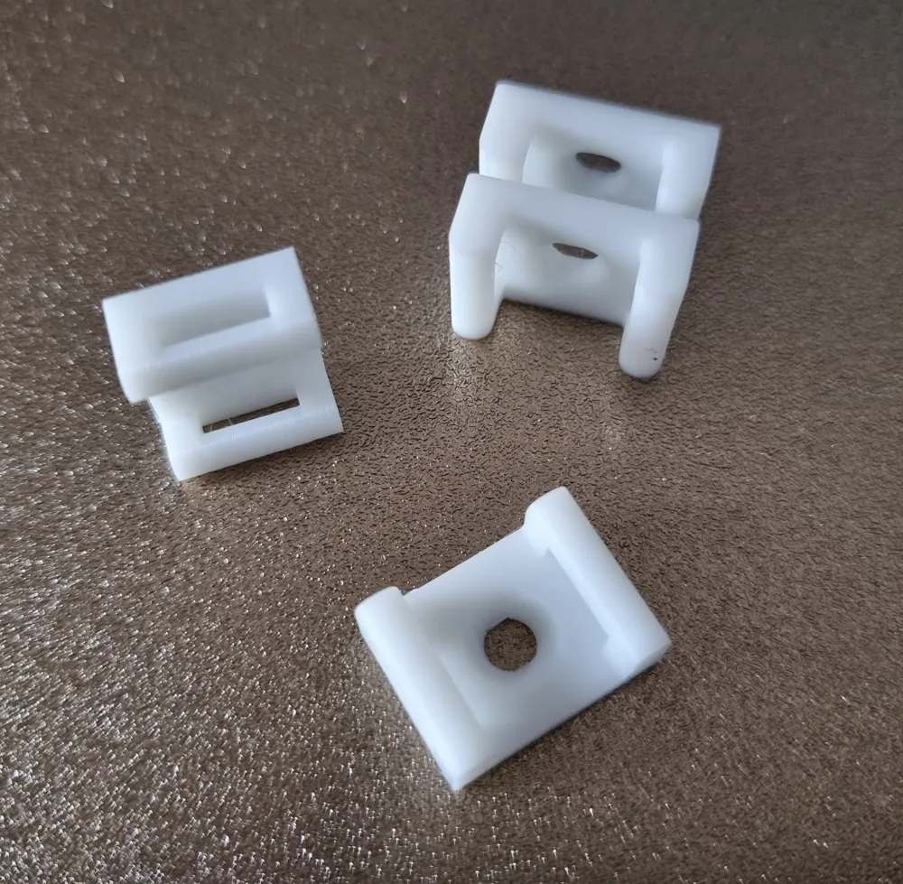 Simple Cable Clip / Fastener by Toys_And_Stuff - MakerWorld
