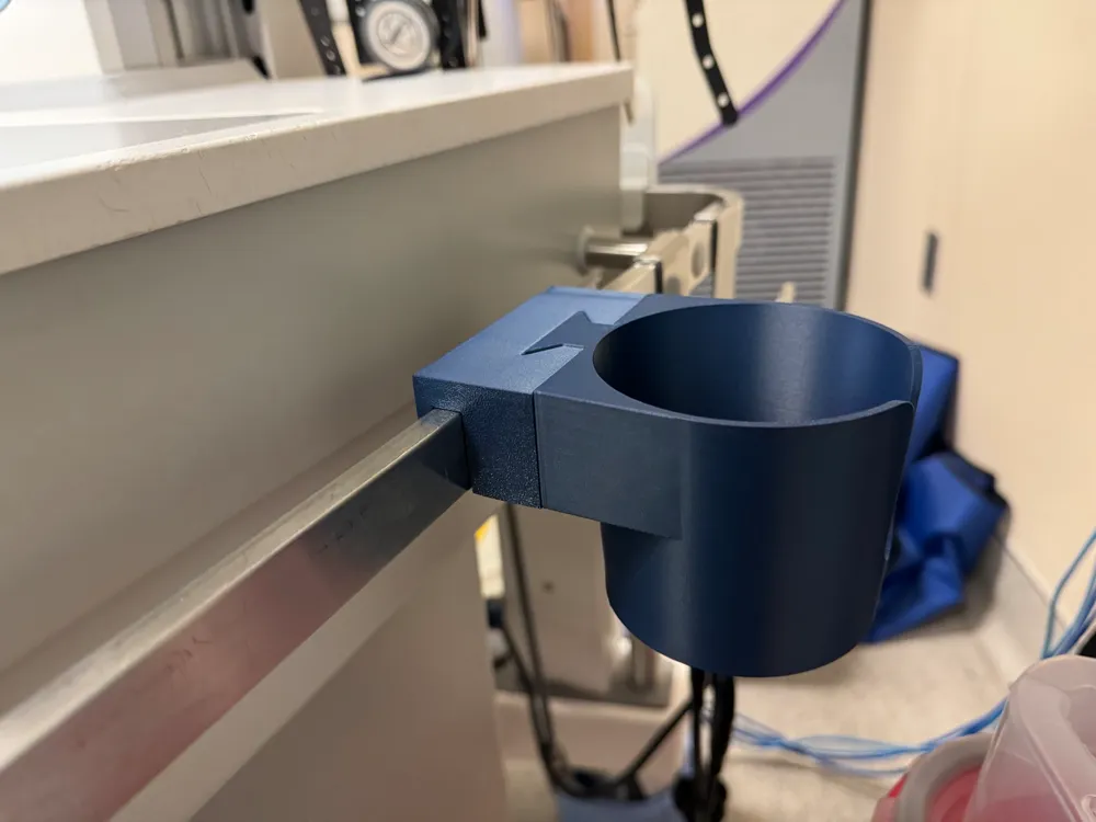 Dräger Anesthesia Machine Cup Holder by rwsteed - MakerWorld