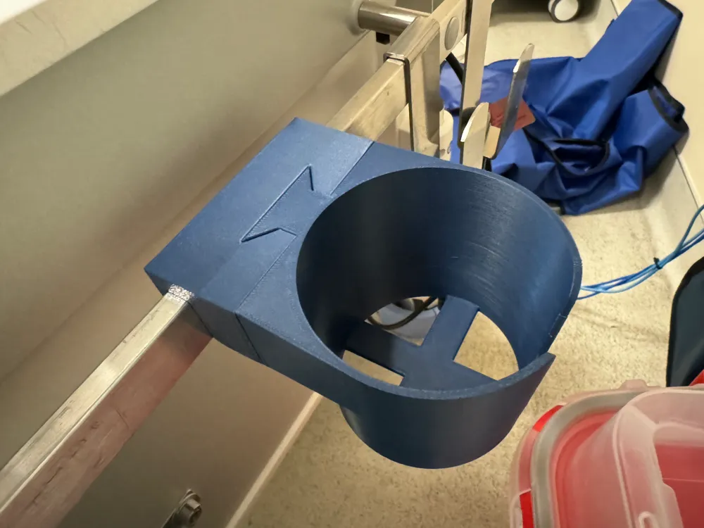 Dräger Anesthesia Machine Cup Holder by rwsteed - MakerWorld