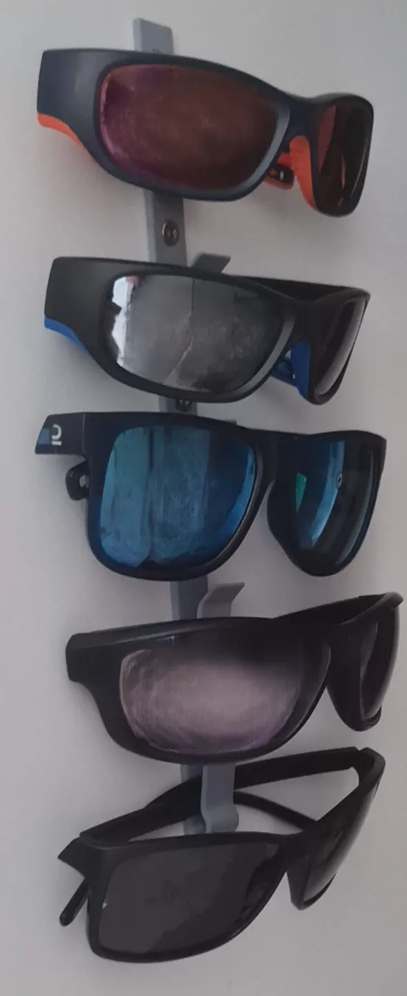 Sunglass wall mount by kurtvdv - MakerWorld
