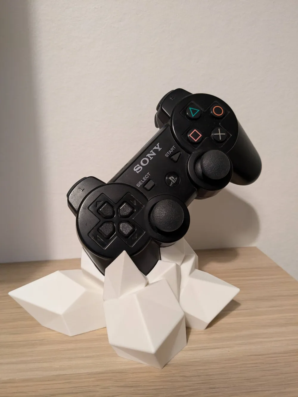 Playstation 3 Controller Stand/Sixaxis Crystal by Draahl - MakerWorld