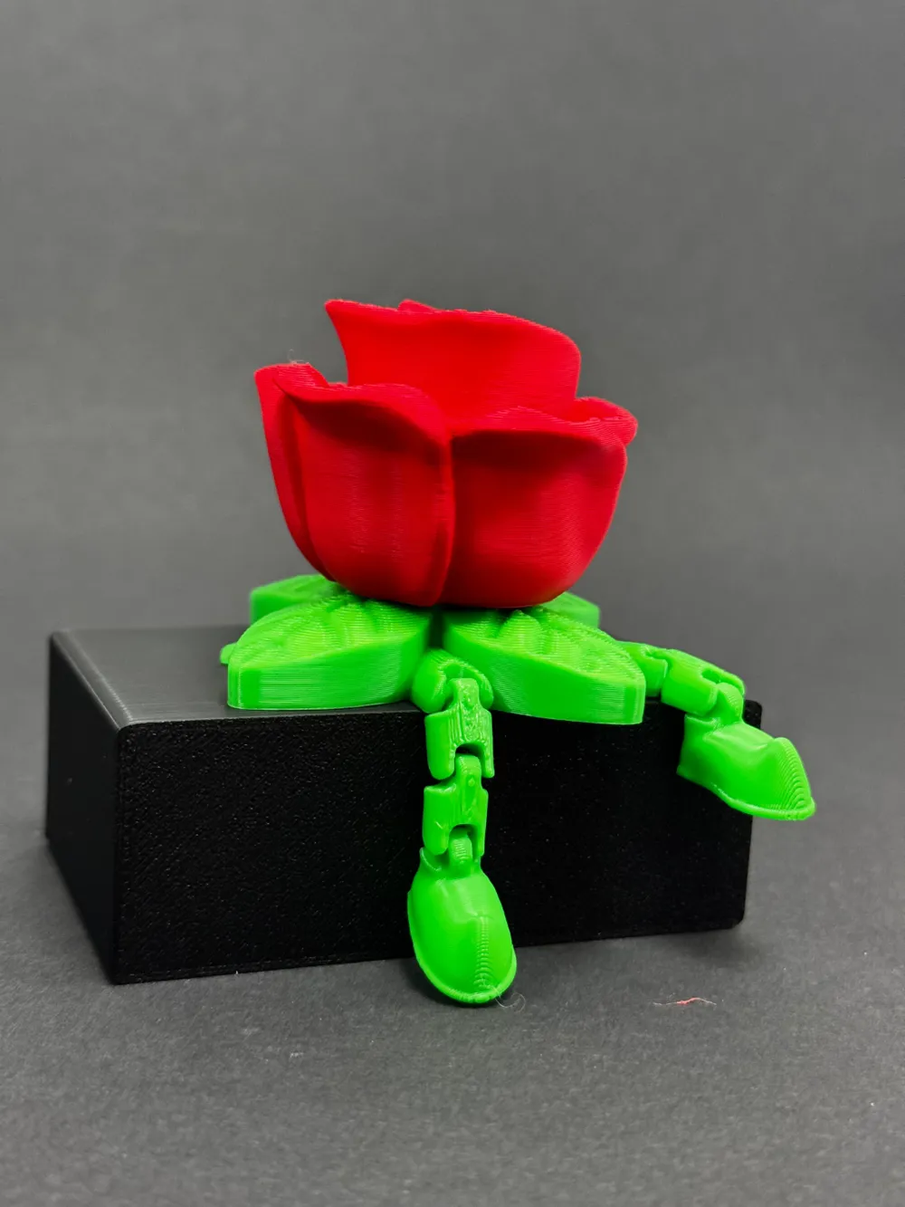 Valentine's day Rose - articulated, with stem V2 by Ireality MakerWorld ...