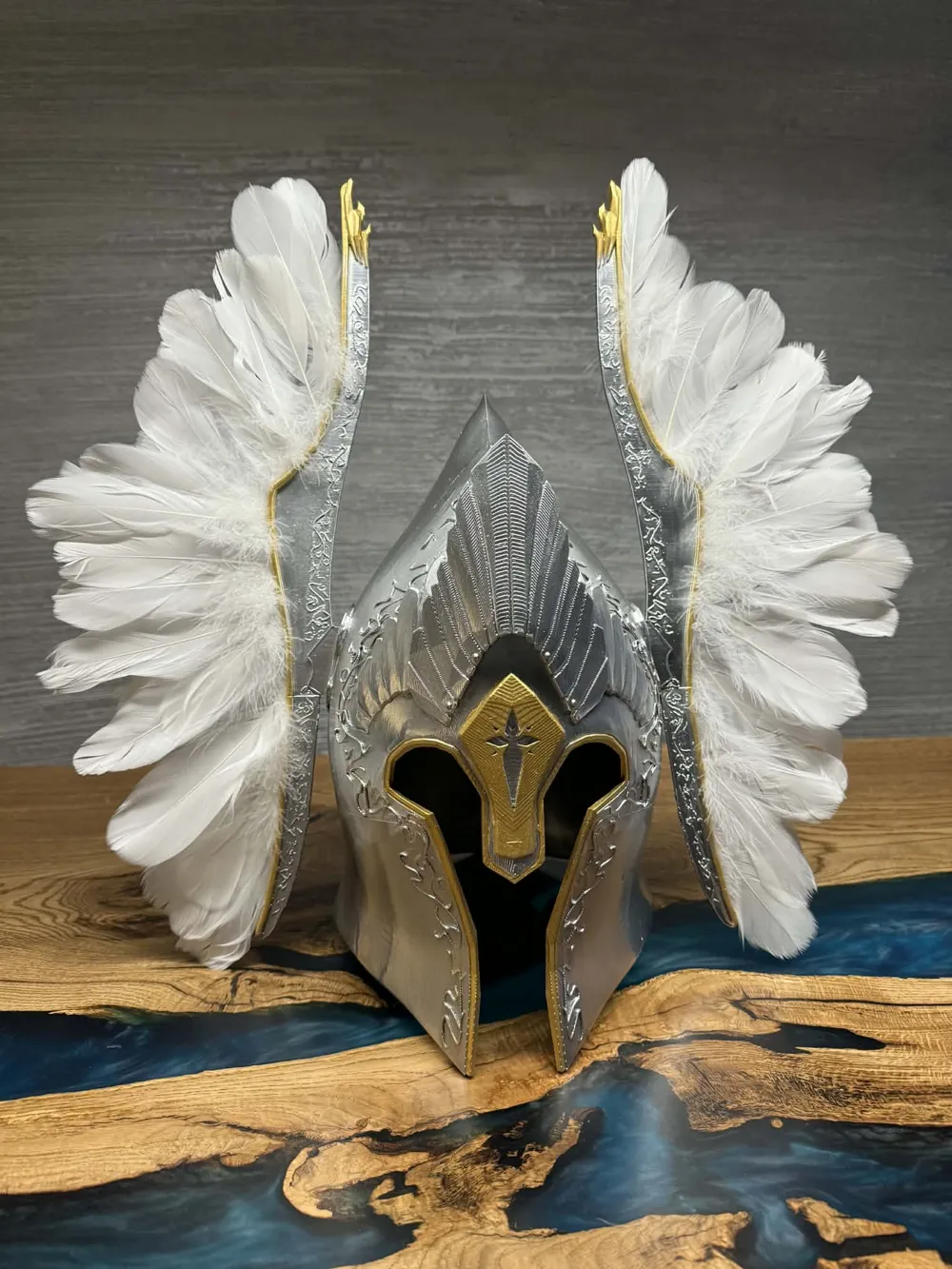 Gondor Fountain Guard Helmet - Lotr -REAL FEATHERS - Free 3D Print ...