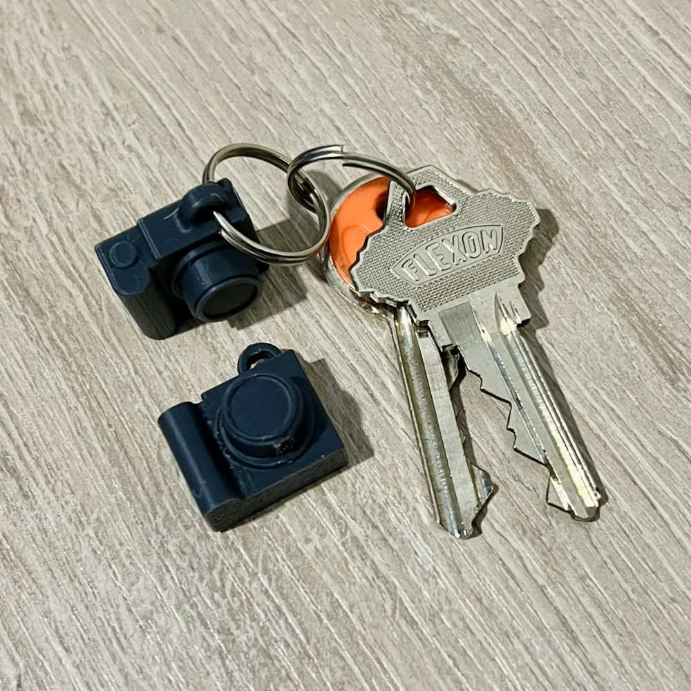 Mini Camera Keychain by blenderdac - MakerWorld