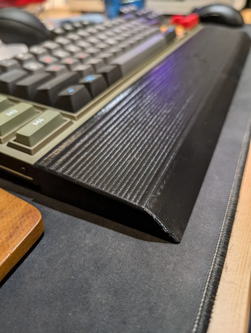 Keyboard Wrist Rest (415mm) Keychron Q3 Pro by grip.print MakerWorld ...