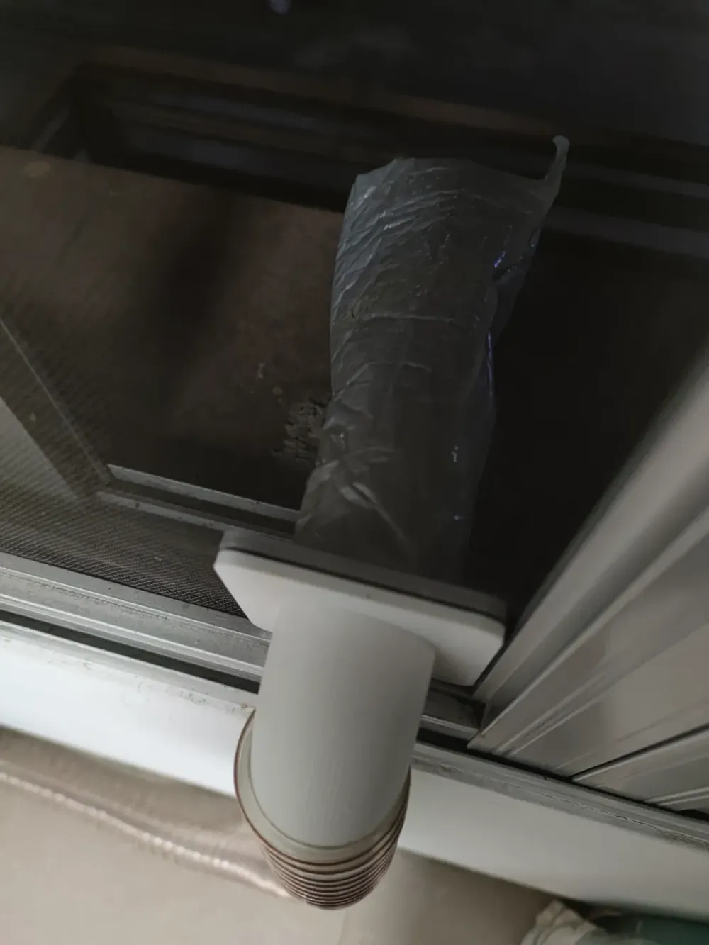 Magnetic screen window exhaust pipe for pipes with an inner diameter of ...