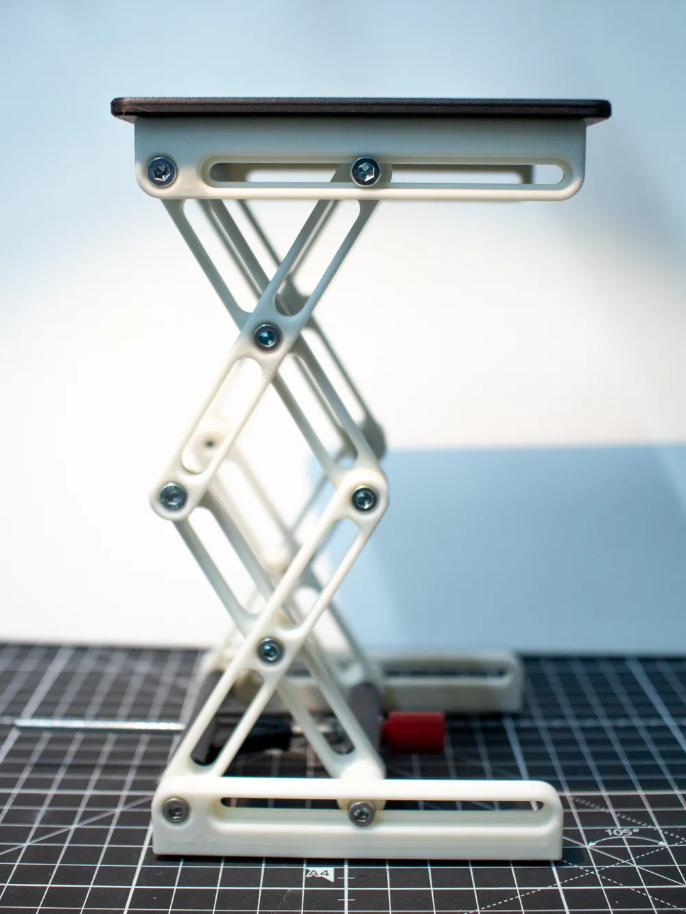 Lab Jack / Scissor Lift - Free 3D Print Model - MakerWorld