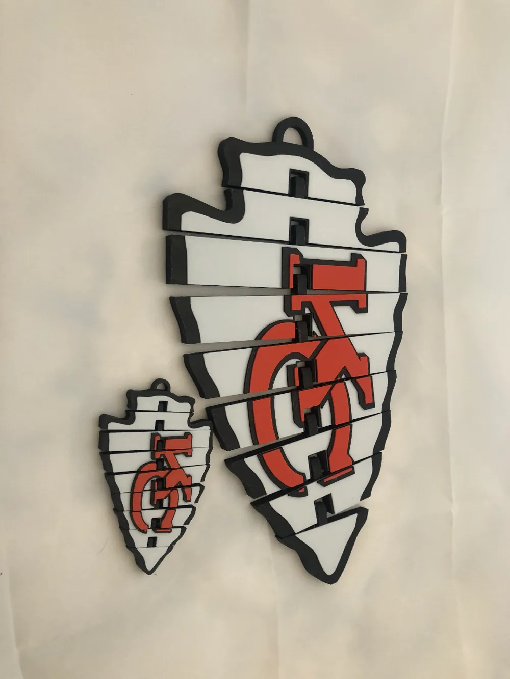 Articulating Kansas City Chiefs Arrowhead Keychain by The3DSportsBeard ...