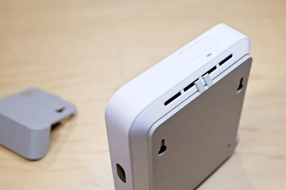 Cloud Gateway Max (and Ultra) Wall-Mount Bracket by Adrian MakerWorld ...