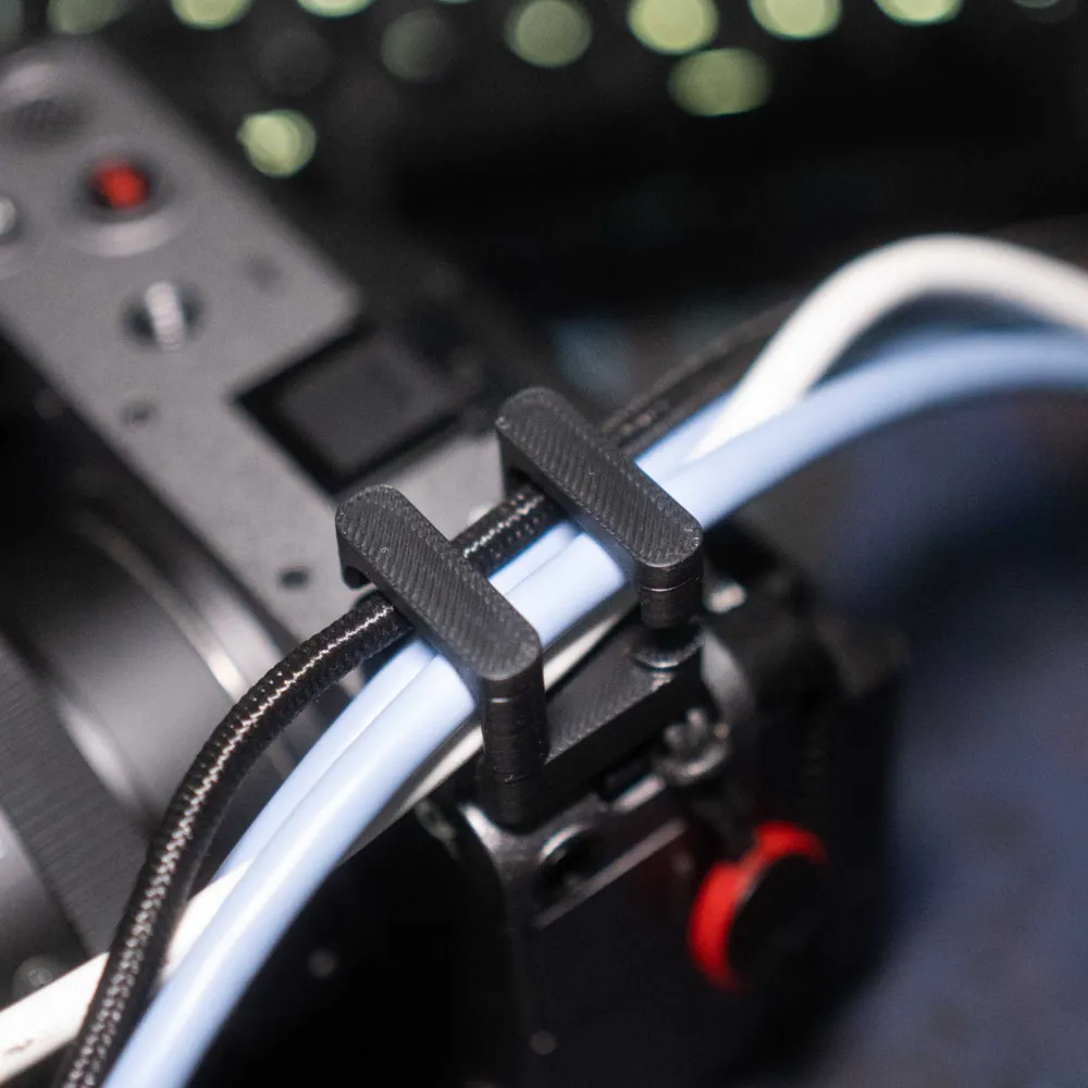 1/4" Cable Management Clip For managing the mess of cables on you ...