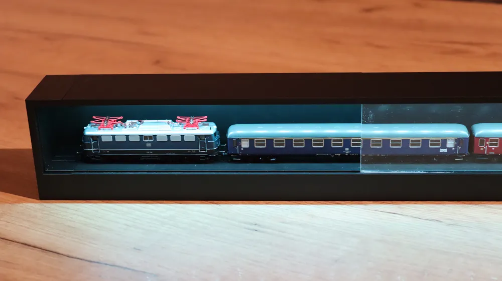 N Gauge Display Case with Lighting (Customizable) - Free 3D Print Model ...