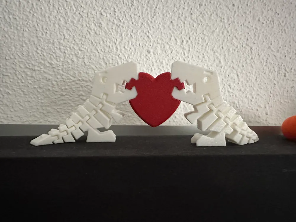 FLEXI-REX HEART by Qiola Iokasta - MakerWorld