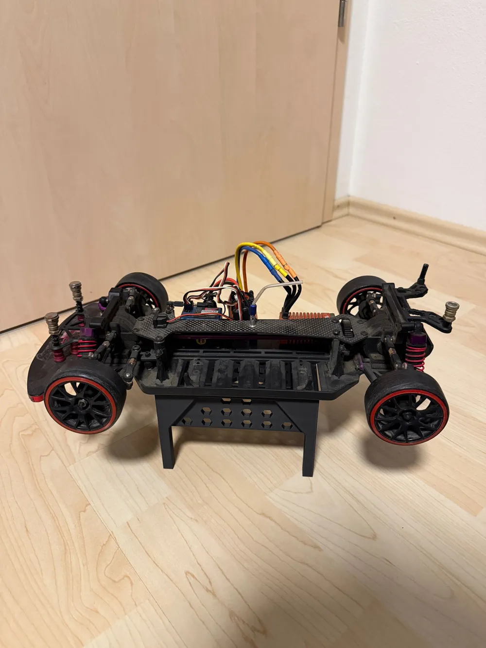 Rotating RC Car Stand 1/8 1/10 1/12 - Free 3D Print Model - MakerWorld