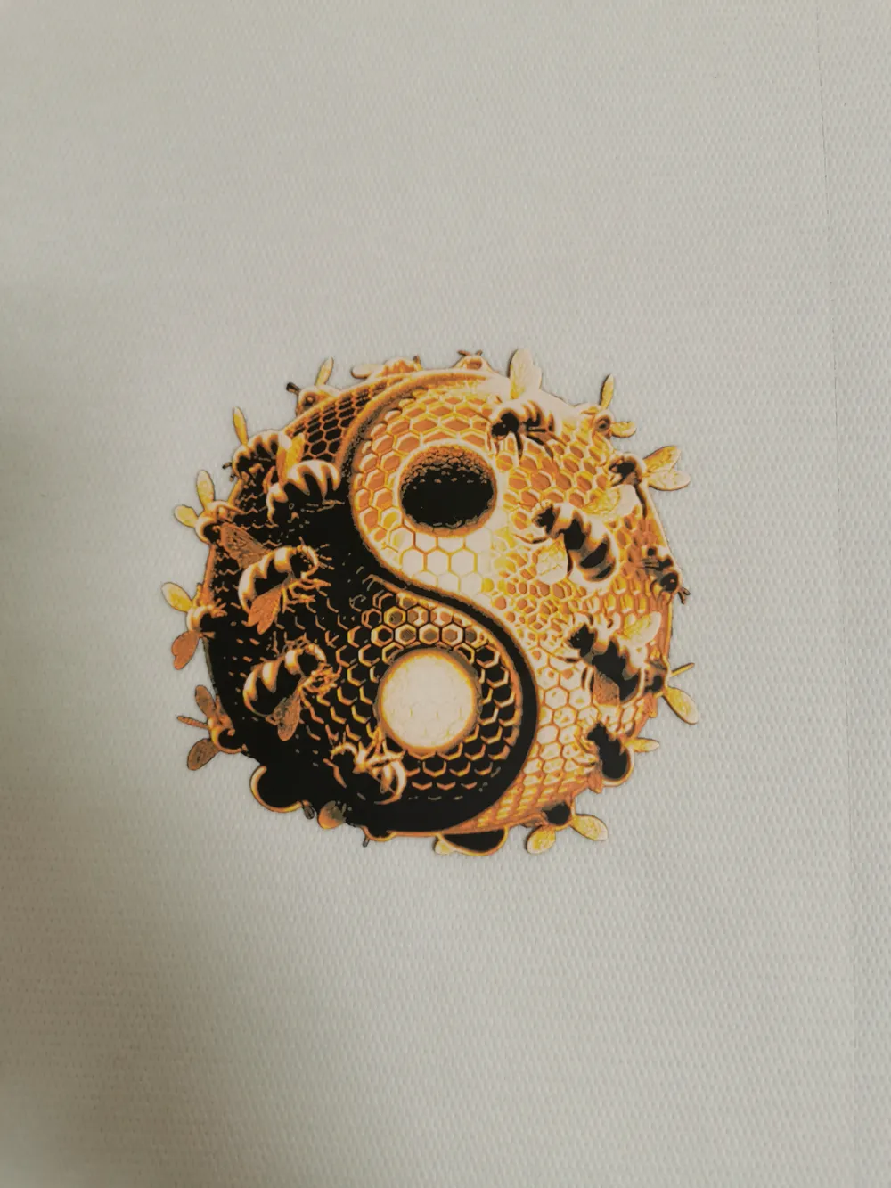 Yin yang bees hueforge by Bunk.Wire - MakerWorld
