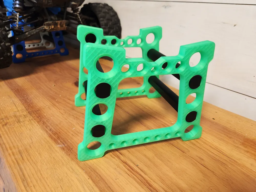 Traxxas 1/5 Scale Stand (Xmaxx) - Free 3D Print Model - MakerWorld