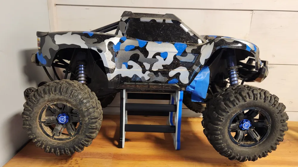 Traxxas 1/5 Scale Stand (Xmaxx) - Free 3D Print Model - MakerWorld