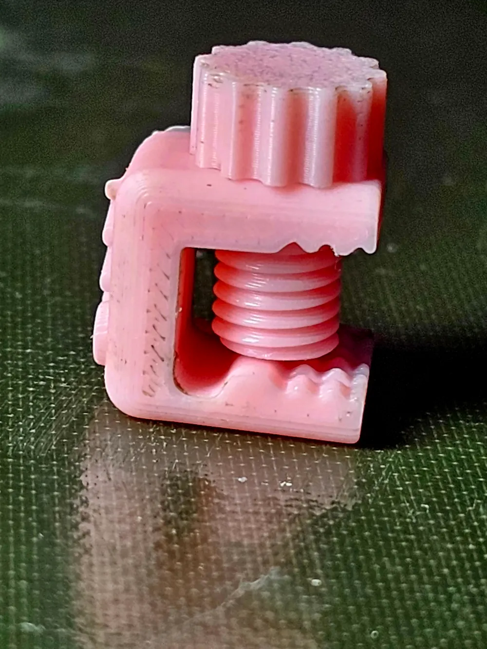 Filament Clip - Screwable by Leo.w8 - MakerWorld