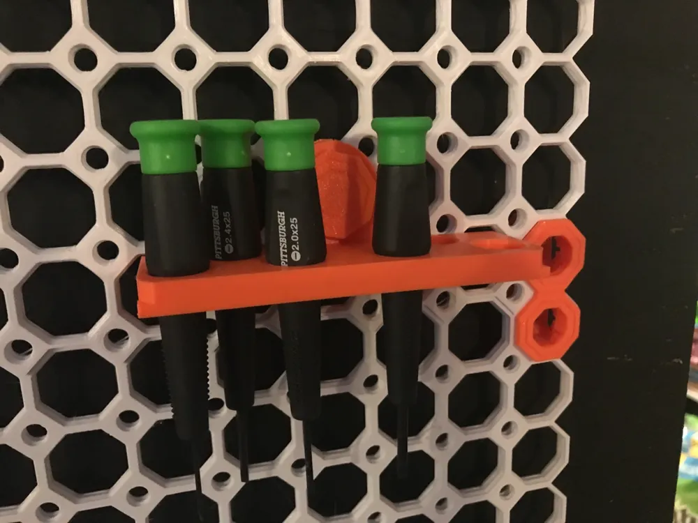 Screwdriver holder for Multiboard Remixed by the3dprinterman21 MakerWorld: Download Free 3D Models