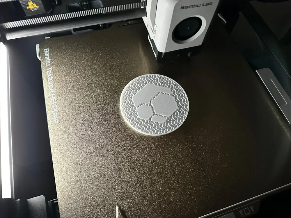 Flux Logo - mounting holes by PzKpfW - MakerWorld