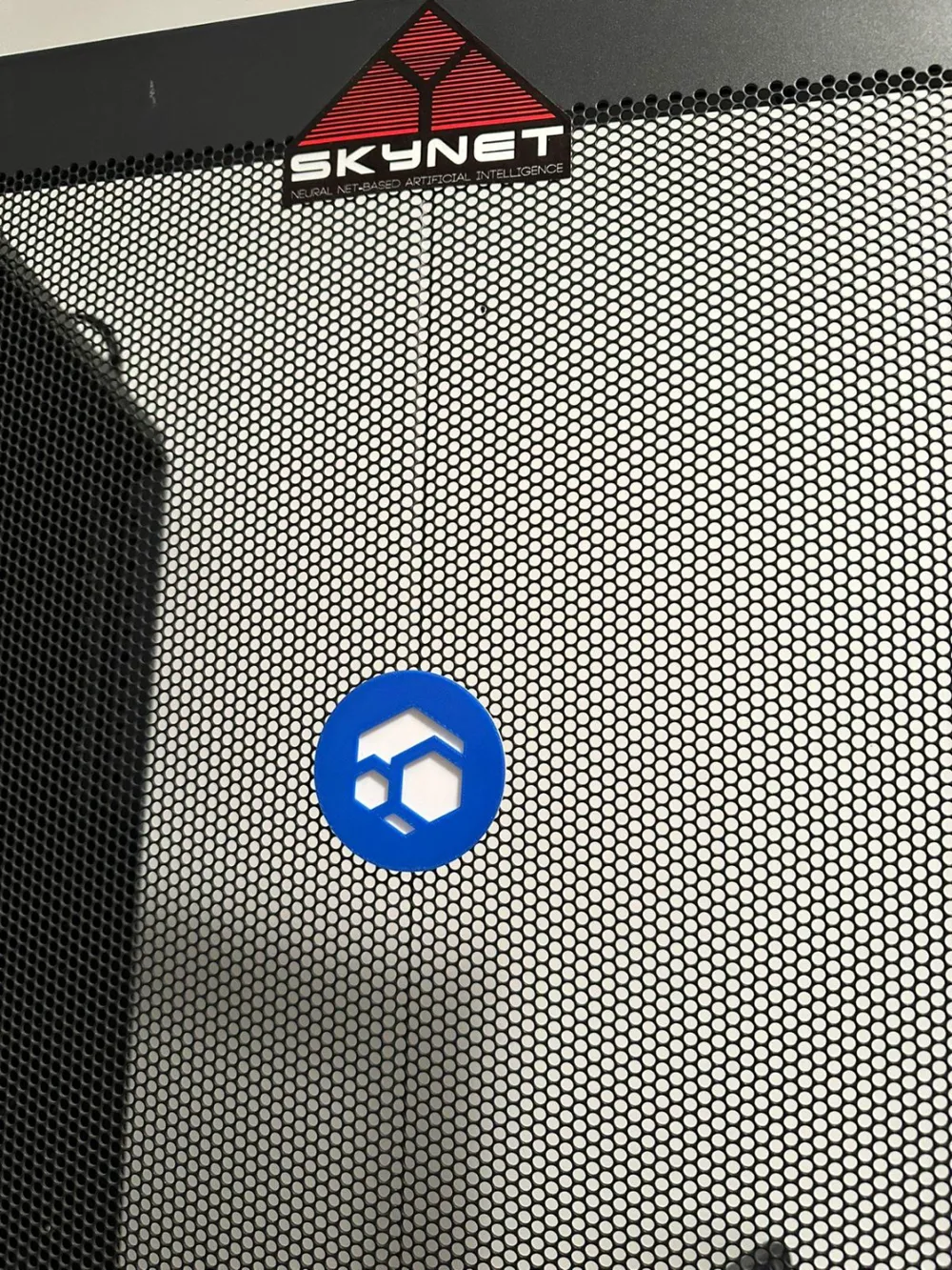 Flux Logo - mounting holes by PzKpfW - MakerWorld