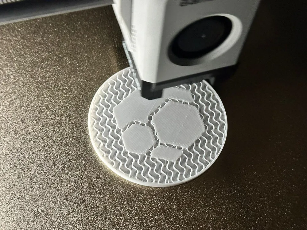 Flux Logo - mounting holes by PzKpfW - MakerWorld
