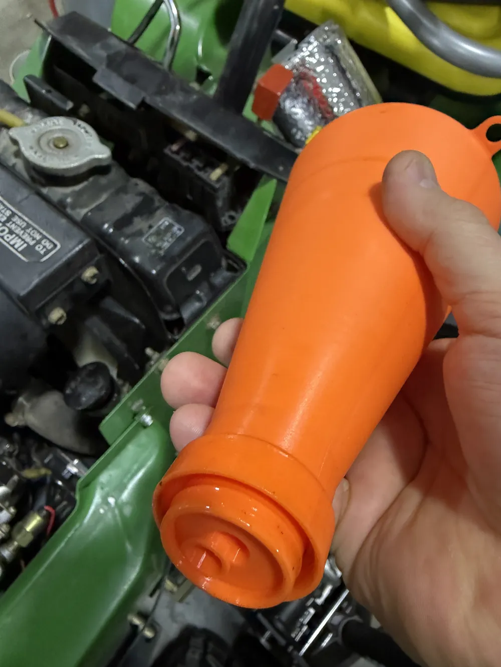 Embudo para líquido de transmisión John Deere 322 - Modelo de impresión ...