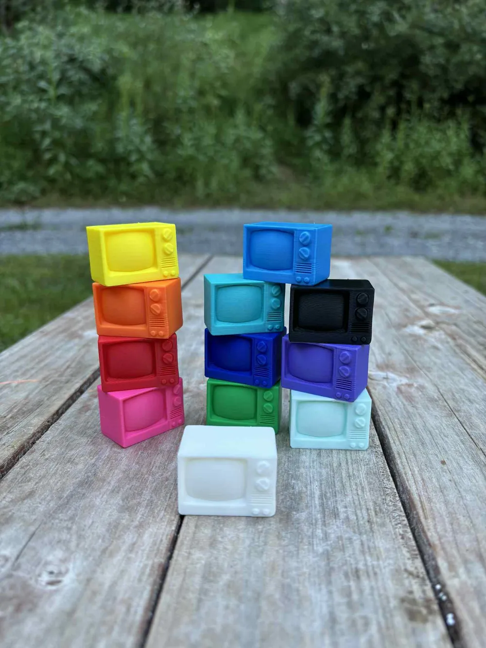 Mini Retro TV by Tinker Link MakerWorld: Download Free 3D Models