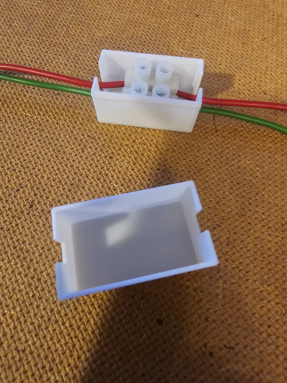 Box for screw terminal block by Olov - MakerWorld