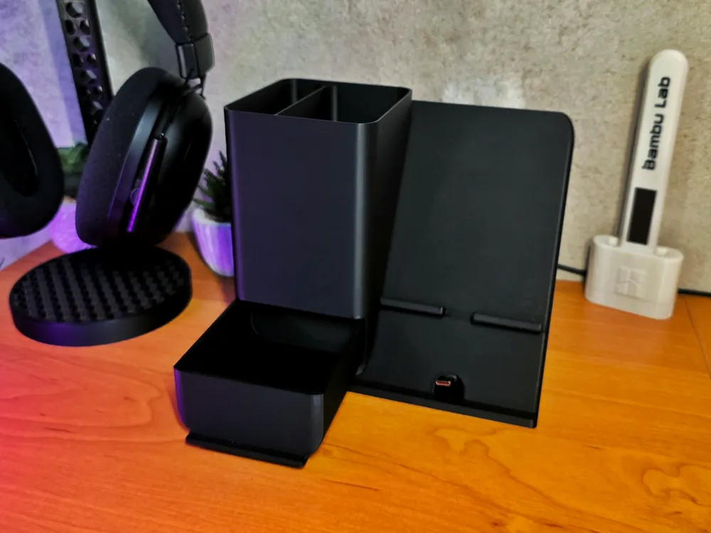 Desk charging station with organizer by DC_Design MakerWorld: Download ...