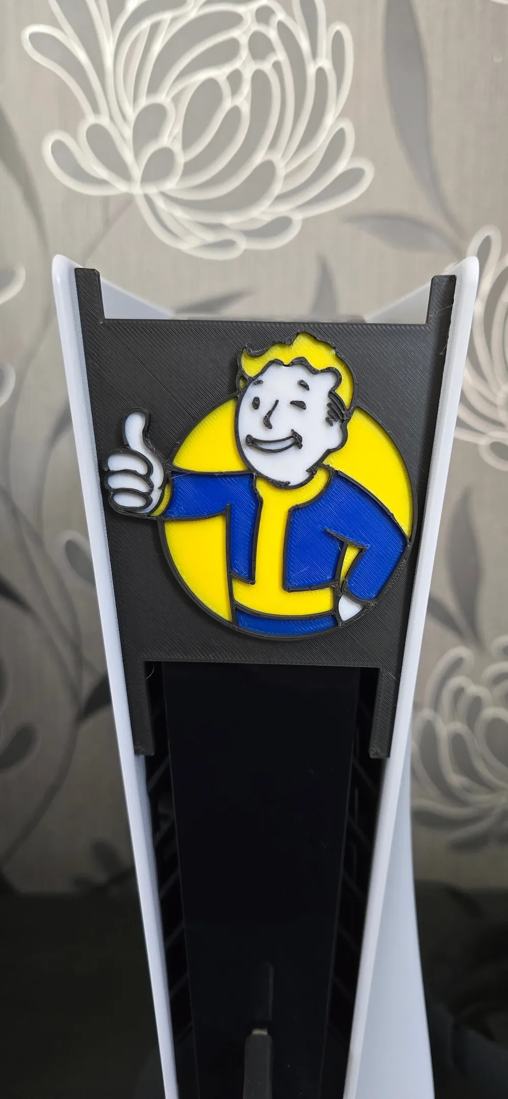 Fallout PS5 Faceplates - Free 3D Print Model - MakerWorld